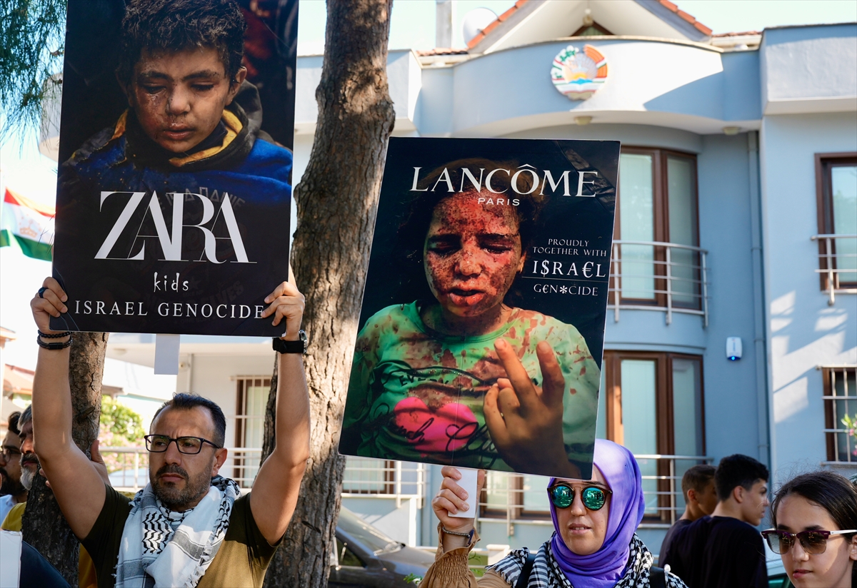 Тазоҳуроти нав дар назди сафорати Тоҷикистон дар Истанбул - Azda.tv